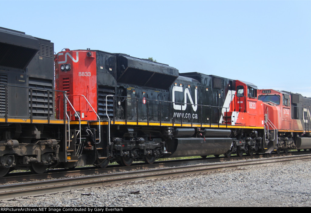 CN 8833